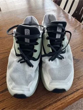 On Running | Shoes | On Running Helion Shoes 85 | Poshmark